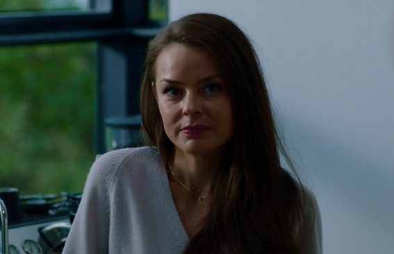 Exit (TV-serie 2019-) | Se hvor Exit kan strømmes